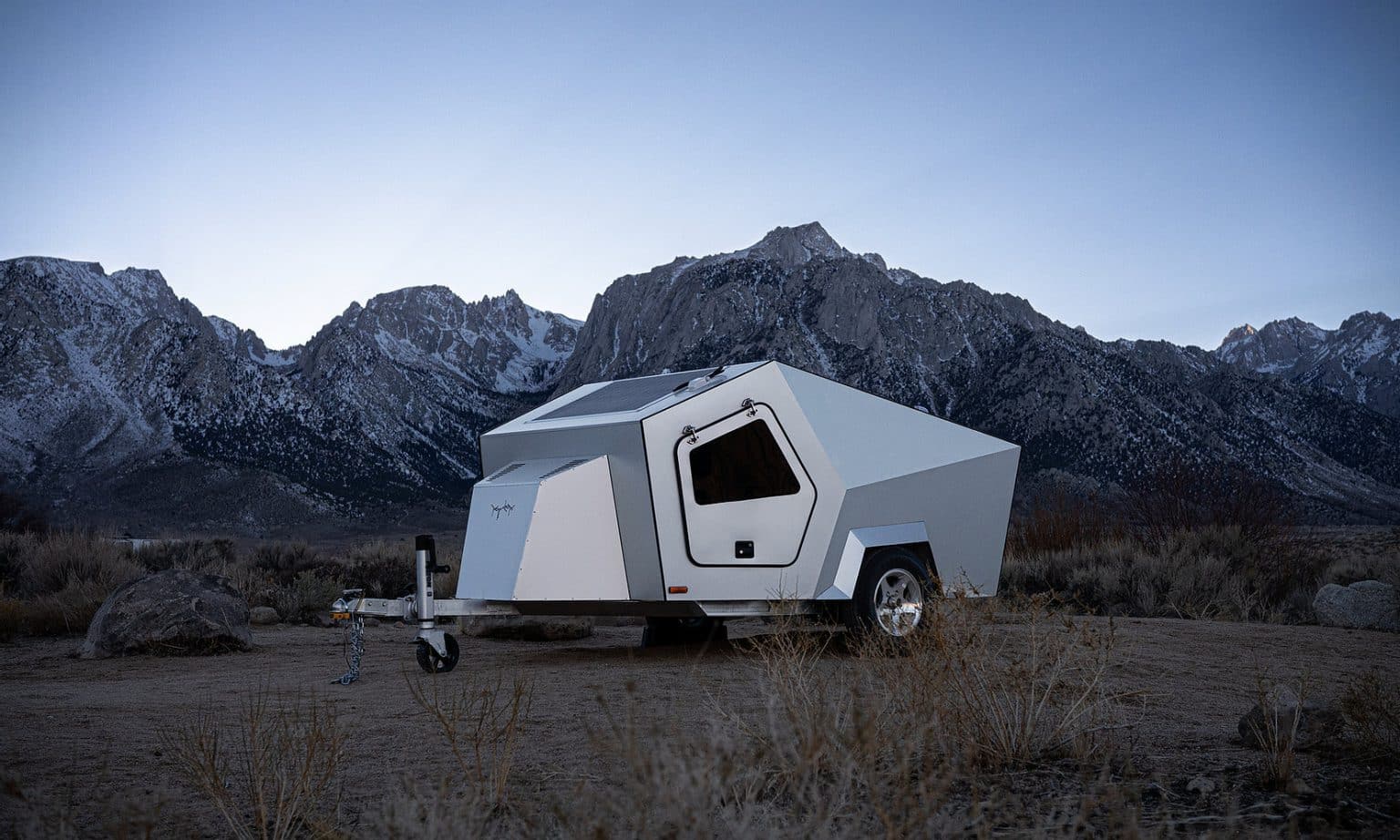 De Polydrop P17A is een hoekige teardrop voor elektrische trekauto ...