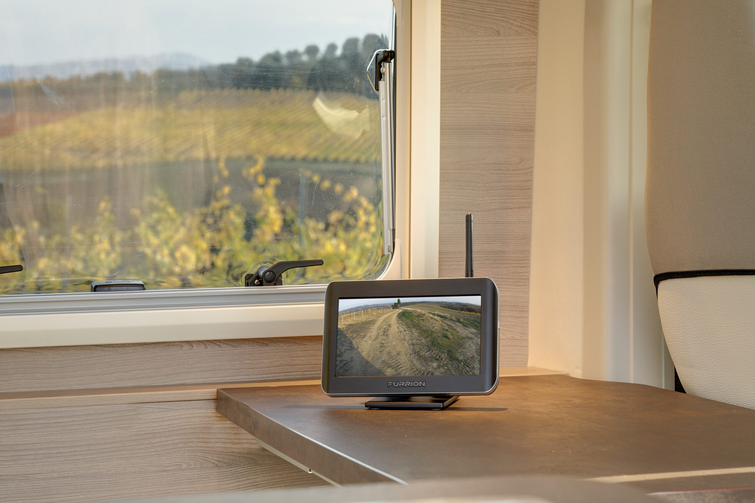 Voor de veiligheid: Lippert Furrion Vision S camera - Campingtrend